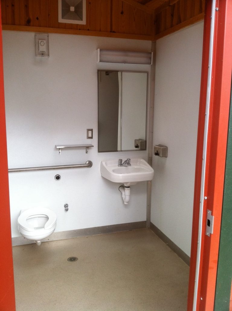 Modular Restrooms – HUNTER KNEPSHIELD